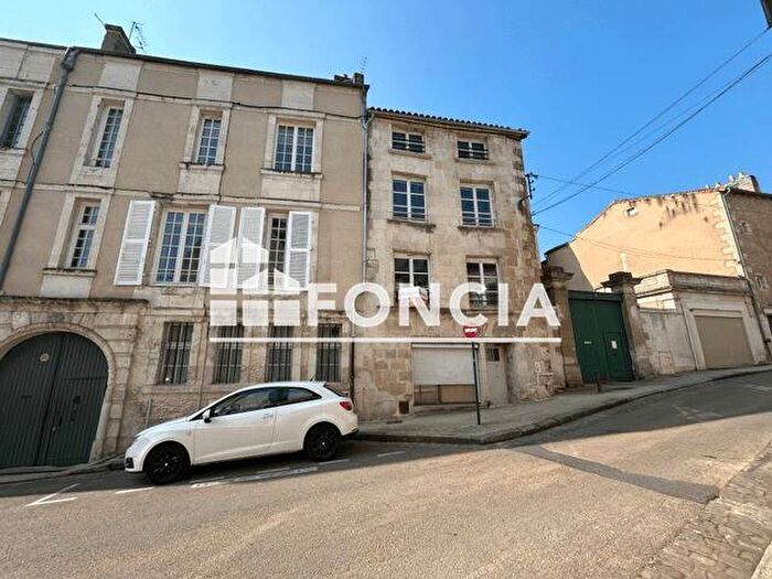 Appartement à louer - Trois Quartiers-Centre Ville, Poitiers - 1 pièce