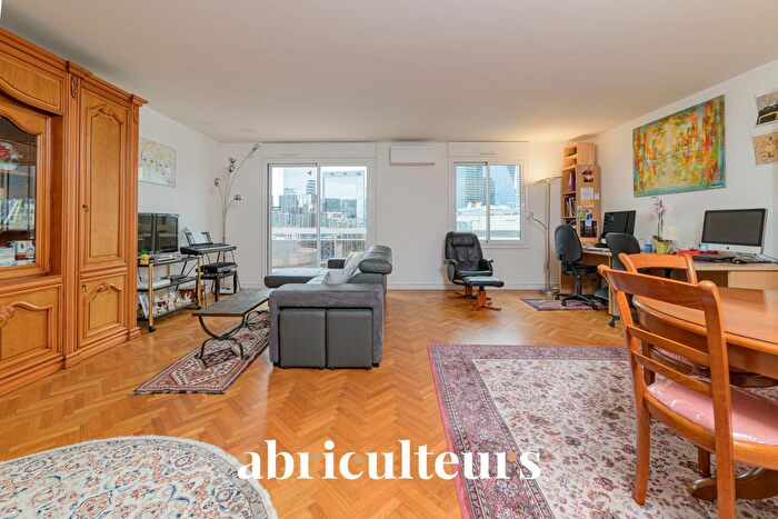 Courbevoie, Hôtel de ville : Appartement 5 pièces à vendre