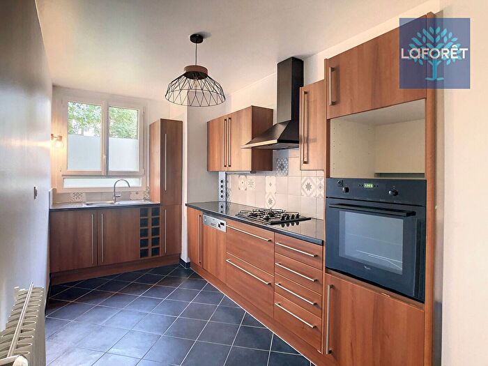 Appartement à louer - Racinay Pierrefite, Rambouillet - 2 pièces - 1 chambre