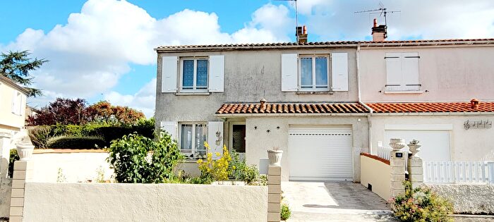 Maison à vendre - Saint-Jean-dAngély - 4 pièces - 3 chambres