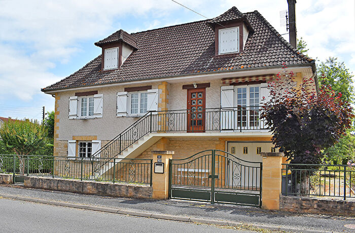 Maison à vendre - Terrasson-Lavilledieu - 7 pièces - 5 chambres