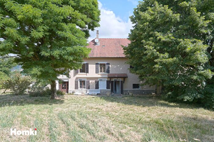 Maison 8 pièces à Chassignieu, à vendre