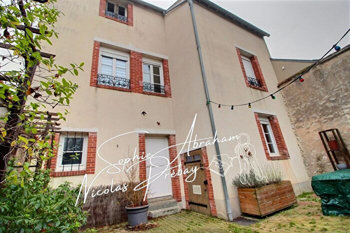 Maison 4 pièces à vendre à Angerville