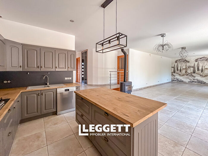 Maison 5 pièces à vendre à Saint-Pierre-de-Chignac