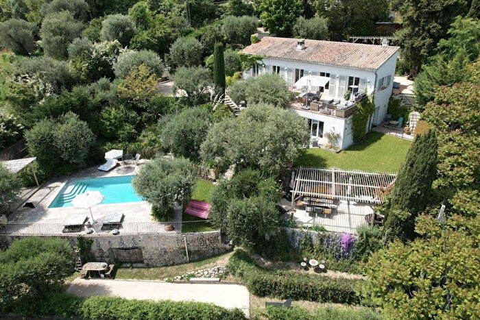Grasse, Magagnosc, Saint-Mathieu : Maison 8 pièces à vendre