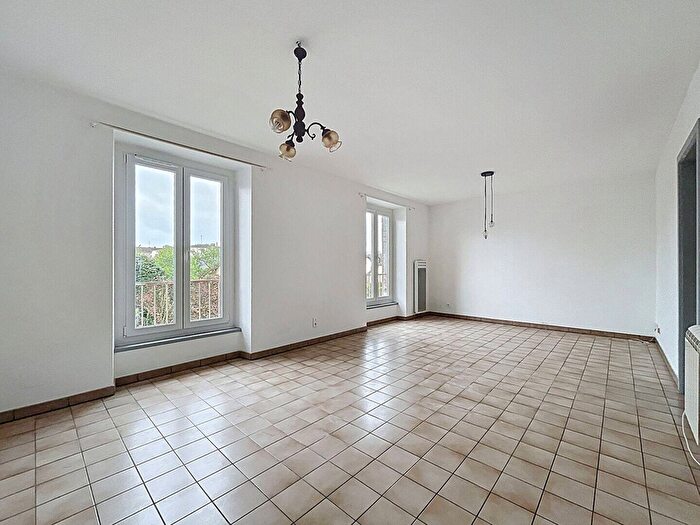 Appartement à louer - Thaon-les-Vosges - 4 pièces - 3 chambres