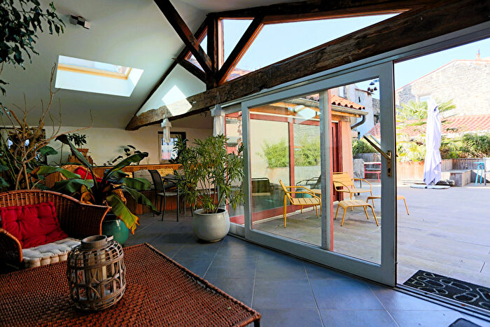 Maison à vendre - Riom, Centre-ville - 9 pièces - 6 chambres