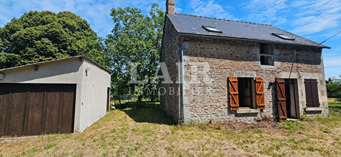 Saint-Pierre-des-Nids : Maison 4 pièces à vendre