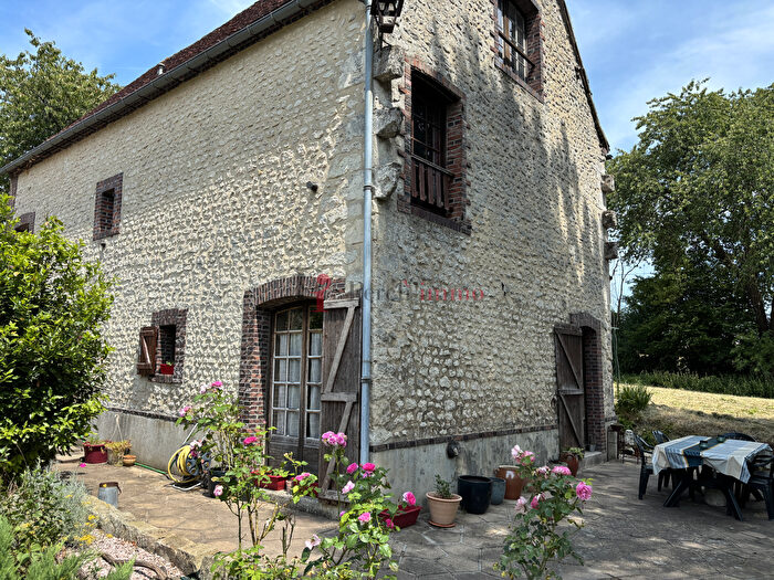 Coulonges-les-Sablons : Maison 6 pièces à vendre