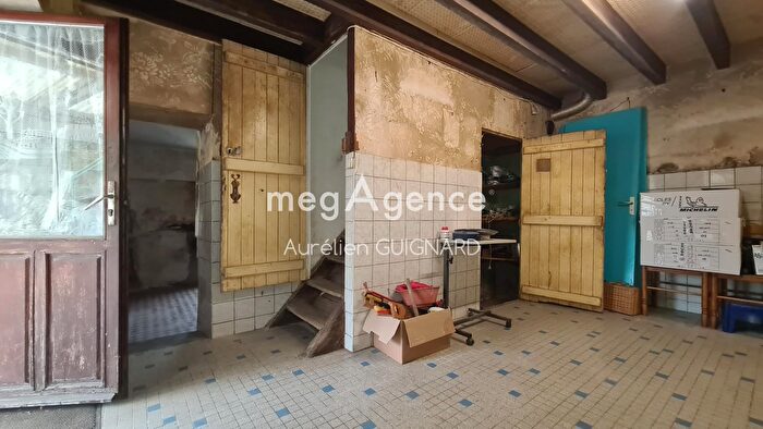 Maison à vendre - Bressuire, Centre-ville - 6 pièces - 2 chambres