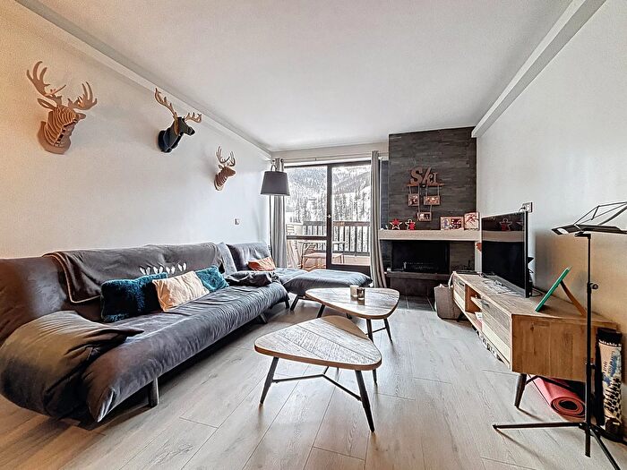 Appartement à vendre - Saint-Étienne-de-Tinée - 4 pièces - 3 chambres