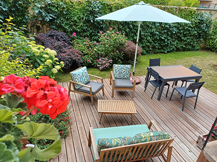Villemomble, Centre-ville, Orangerie - Maison 9 pièces à vendre