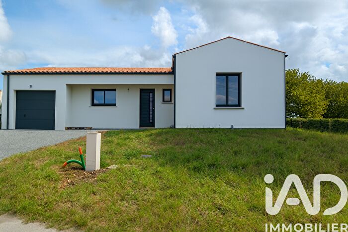 Maison à vendre - Saint-Sulpice-dArnoult - 4 pièces - 3 chambres