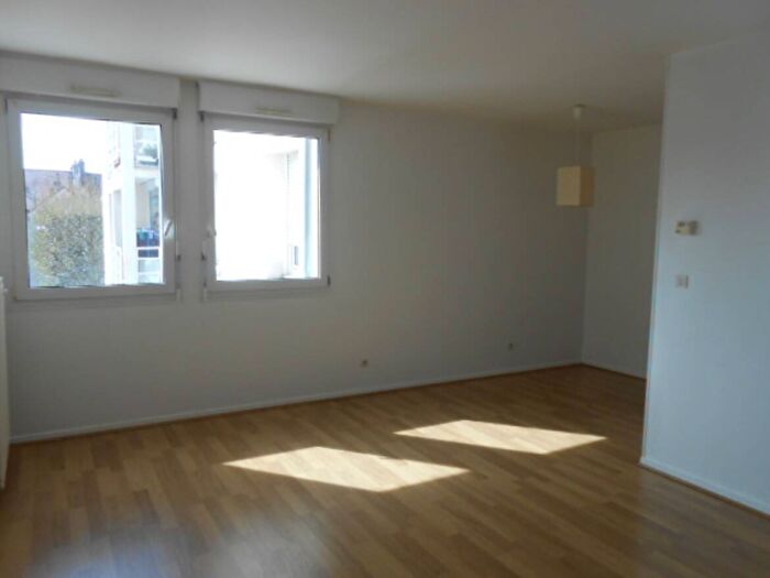 Briand Leclerc, Sens : Appartement 1 pièce à louer