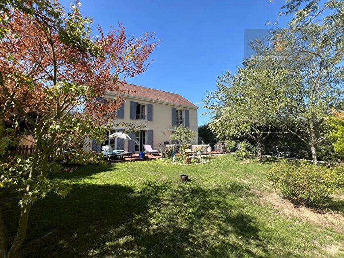 Les Essarts-le-Roi : Maison 7 pièces à vendre