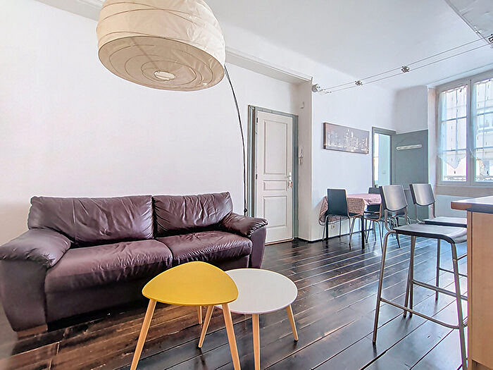 Appartement à louer - Dijon, Centre-ville - 2 pièces - 1 chambre