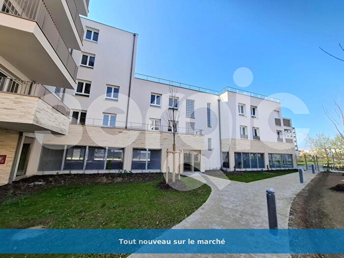 Appartement à louer - Grigny, Grigny, Gare - 3 pièces - 2 chambres