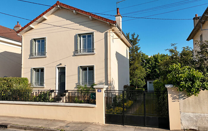 Maison 5 pièces à Moulins, Gâteaux, Clos de Bourgogne, à vendre