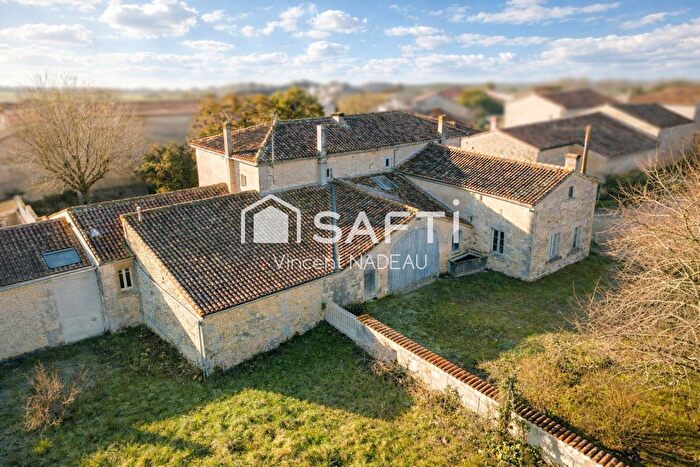 Segonzac : Maison 7 pièces à vendre