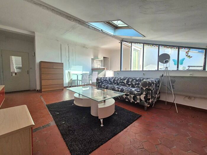Appartement à louer - Centre Ancien, Draguignan - 1 pièce