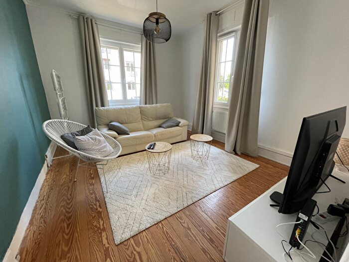 Strasbourg, Neudorf, Etoile, Gare, Schluthfeld : Appartement 4 pièces à louer