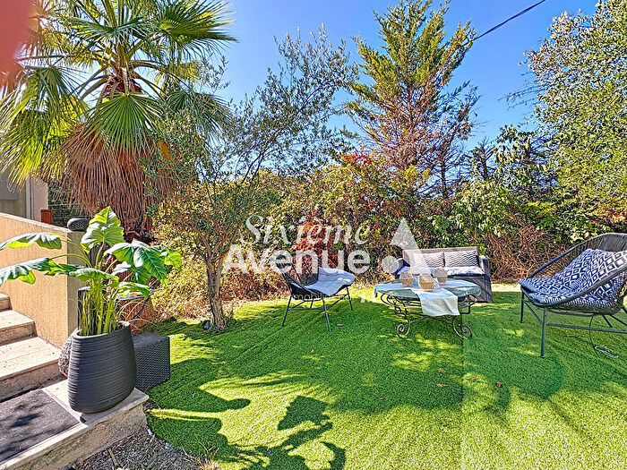 Maison à vendre - Grasse, Magagnosc, Saint-Mathieu - 9 pièces - 6 chambres