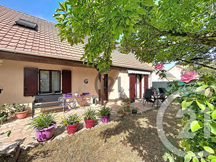 Maison 5 pièces à La Brosse-Montceaux, à vendre