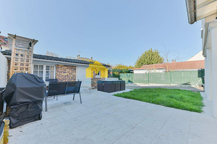 Maison à vendre - Sainte-Geneviève-des-Bois, Paul Vaillant Couturier - 6 pièces - 4 chambres