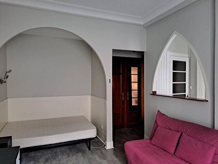 Appartement à louer - Centre-ville, Victor Hugo, Grenoble - 1 pièce