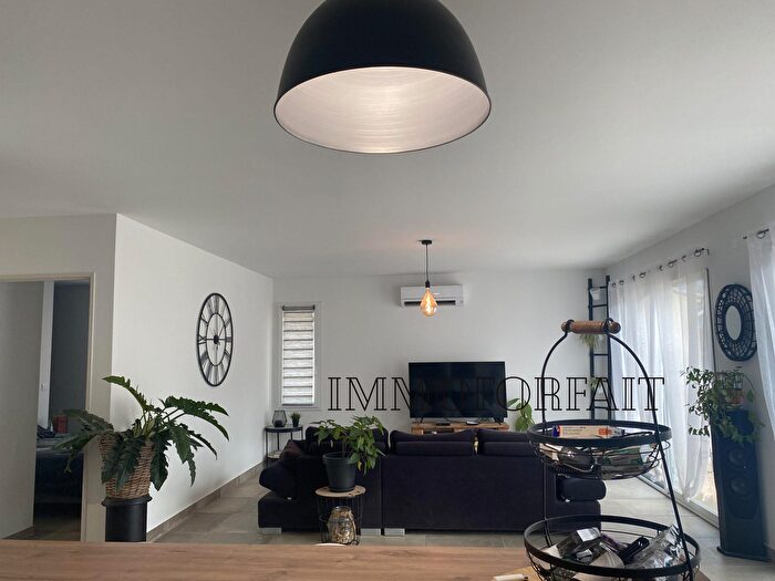 Maisons à vendre et appartements à louer - 1