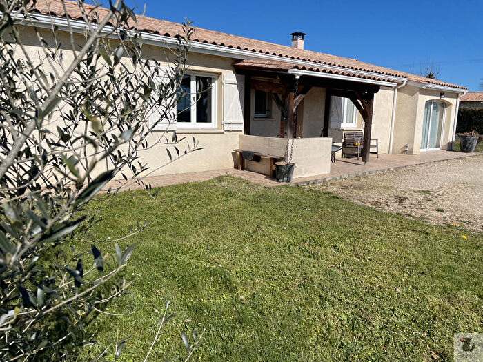 Maison à vendre - Queyssac - 6 pièces - 5 chambres