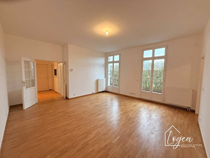 Appartement à louer - Bailly-Romainvilliers - 2 pièces - 1 chambre