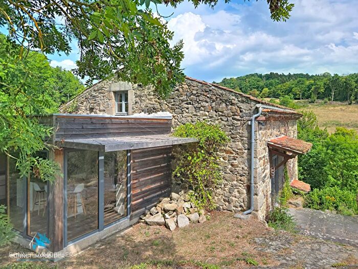 Isserteaux - Maison 6 pièces à vendre