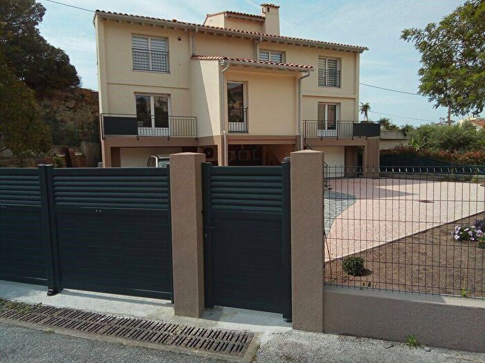 Appartement à louer - Le Dramont-Agay-Anthéor-Le Trayas, Saint-Raphaël - 3 pièces - 2 chambres