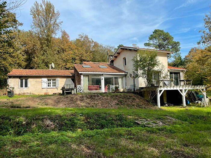 Maison à vendre - Targon - 8 pièces - 4 chambres