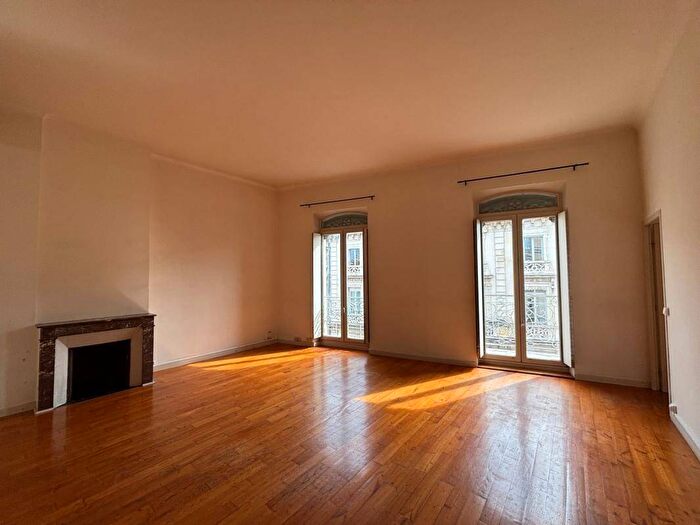 Appartement à louer - La Balance-Palais des Papes, Avignon - 5 pièces - 4 chambres