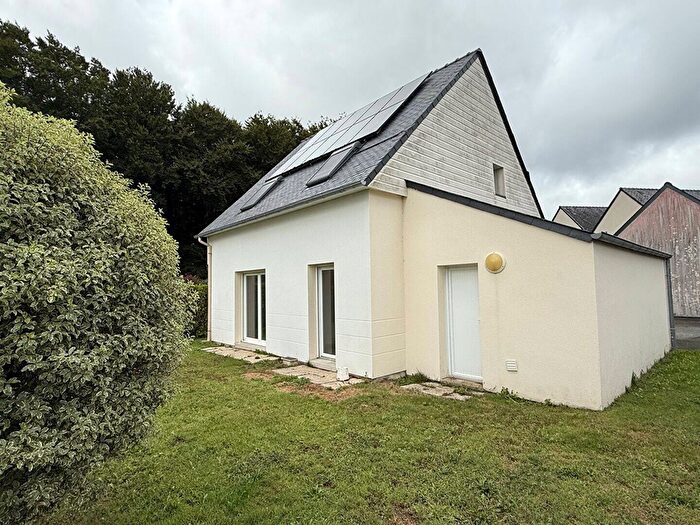 Maison à louer - Pleuven - 4 pièces - 3 chambres