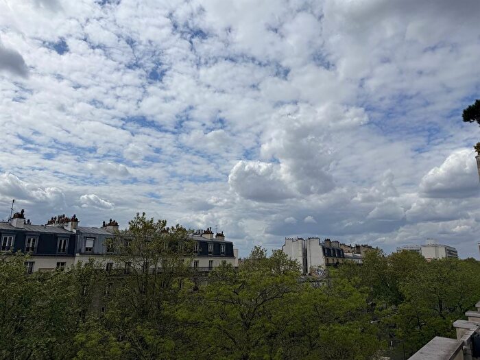 Paris 19ème, Jourdain, Pyrénées : Appartement 3 pièces à vendre