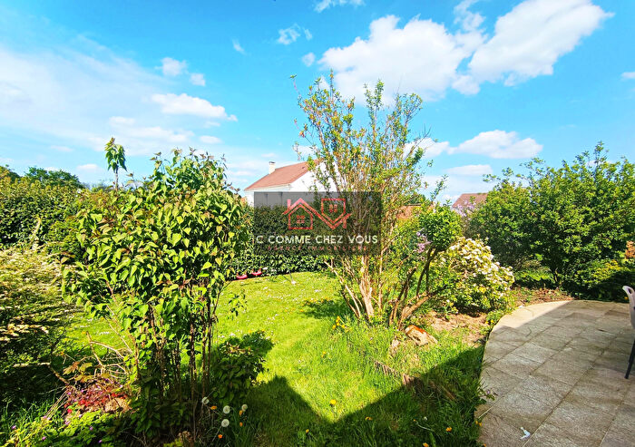 Maison à vendre - Férolles-Attilly - 8 pièces - 4 chambres