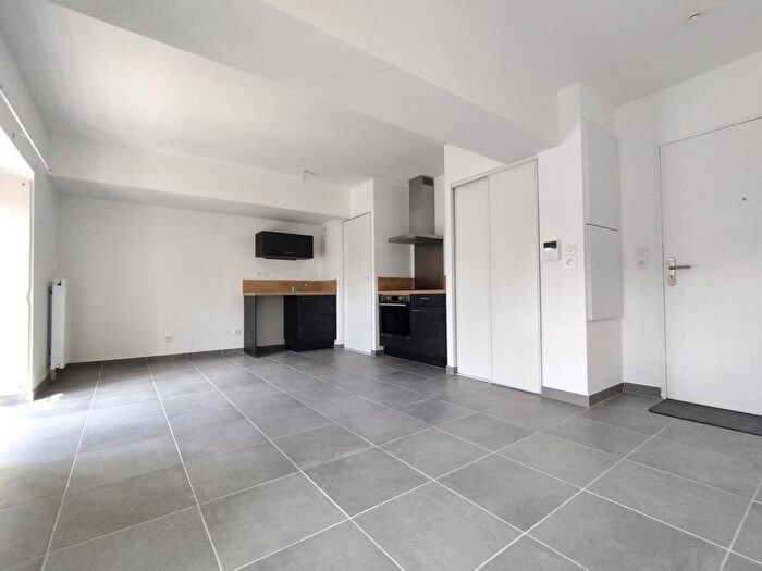 Appartement à louer - Carmes-République, Orléans - 2 pièces - 1 chambre