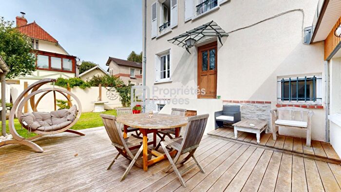 Maison 11 pièces à Enghien-les-Bains, à vendre