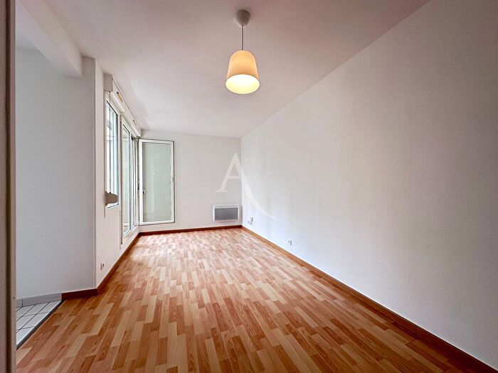 Appartement 1 pièce à Centre Ville, Reims, à louer