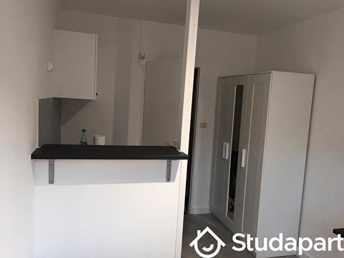 Appartement à louer - Centre Ville, Reims - 1 pièce - 1 chambre