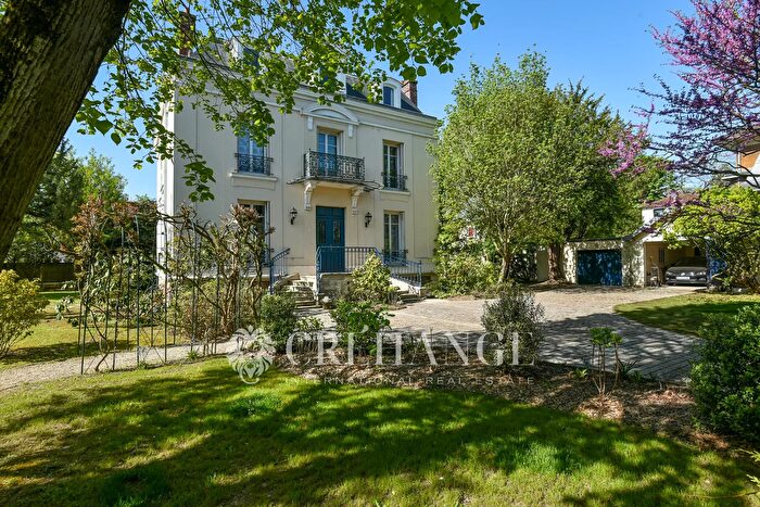 Chatou, Est : Maison 10 pièces à vendre