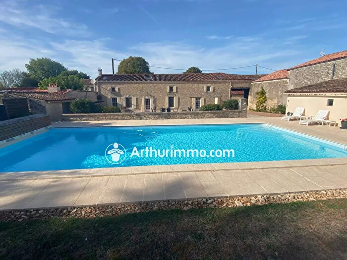 Maison 6 pièces à vendre - Saint-Mandé-sur-Brédoire