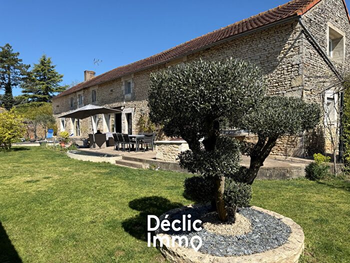 Maison 8 pièces à vendre à Vouillé