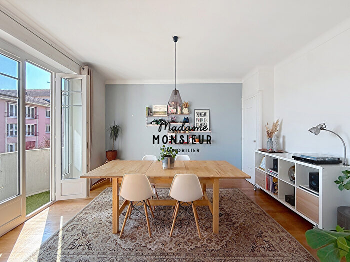 Appartement à vendre - Bourgoin-Jallieu, Centre-ville, Pont Saint-Michel - 3 pièces - 2 chambres