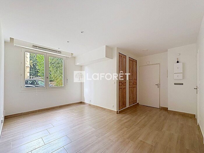 Bas Montmorency Centre : Appartement 1 pièce à louer