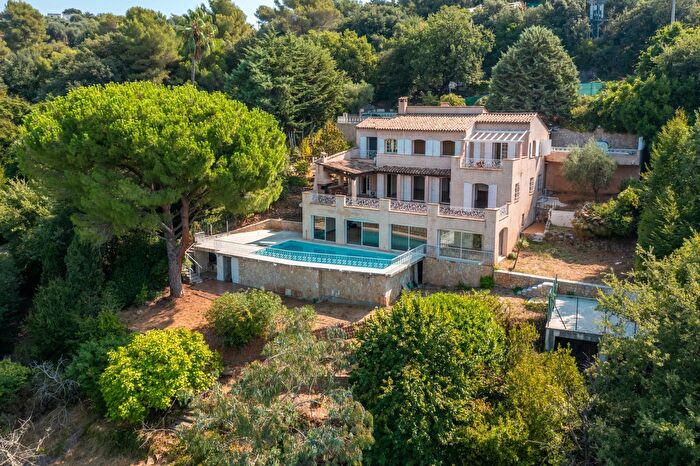 Maison à vendre - Saint-Paul-de-Vence - 9 pièces - 4 chambres