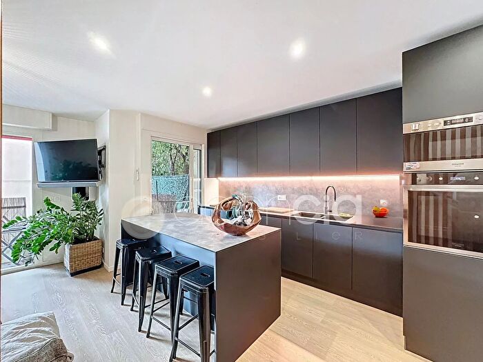 Appartement à vendre - Cannes, Petit Juas - 2 pièces - 1 chambre